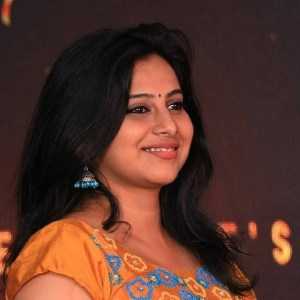 Anna Reshma Rajan Wiki, Biography, Age, Movies, Family, Images ...