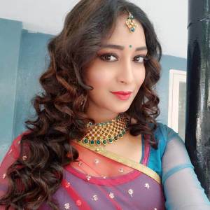 Bhanu Sri Wiki, Biography, Age, Images - wikimylinks