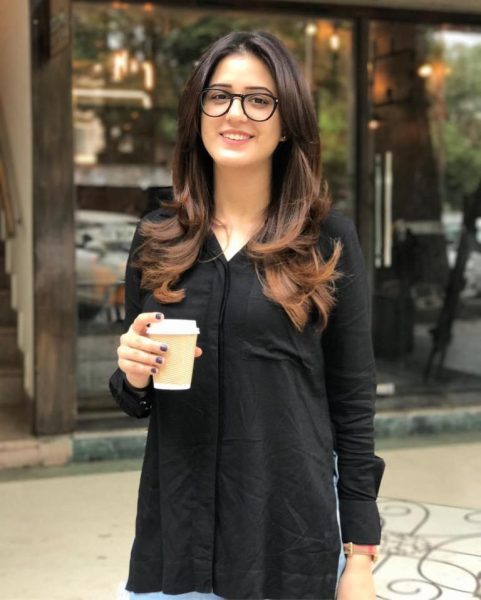 Isha Rikhi Wiki, Biography, Age, Images, Movies - wikimylinks