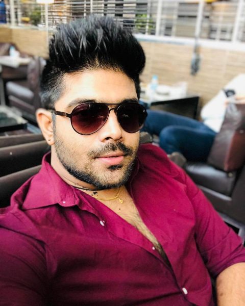 LV Revanth Wiki, Biography, Age, Family, Songs List, Images - wikimylinks