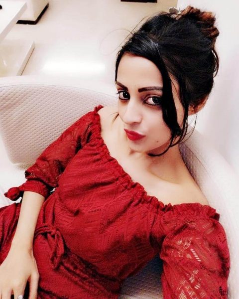 Leena Kapoor Wiki, Biography, Age, Movie List, Family, Images - wikimylinks