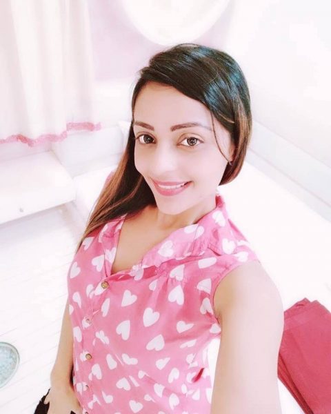 Leena Kapoor Wiki, Biography, Age, Movie List, Family, Images - wikimylinks