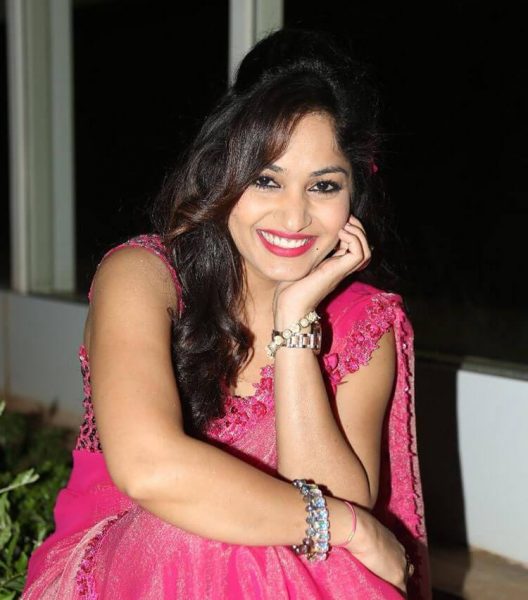 Maadhavi Latha Wiki, Biography, Age, Family, Movies, Images - wikimylinks