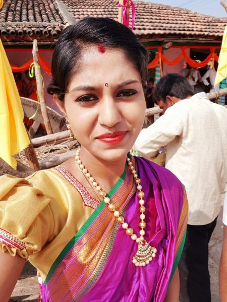 Madhu Priya Wiki, Biography, Age, Songs, Family, Images - wikimylinks