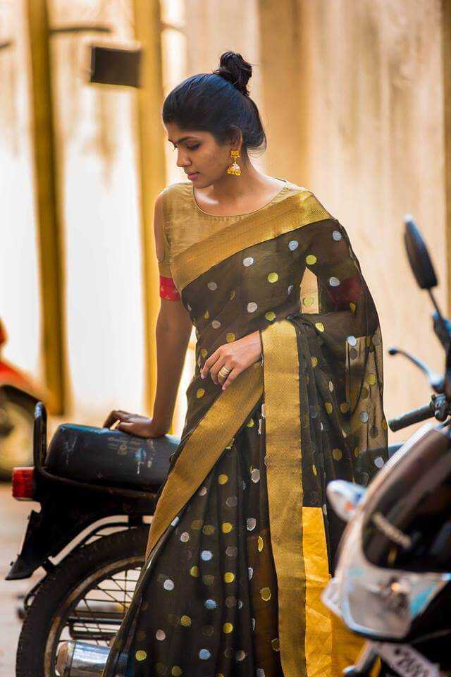 Niranjani Ahathian Wiki, Biography, Age, Movies, Images - wikimylinks