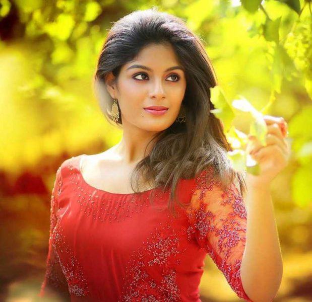 Samyuktha Menon Wiki, Biography, Age, Movies, Family, Images - wikimylinks