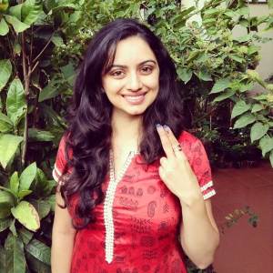 Shruti Marathe Wiki, Biography, Age, Movies, Family, Images - wikimylinks