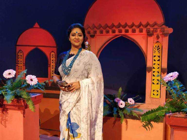 Anjana Basu Wiki, Biography, Age, Movies, Family, Images - wikimylinks