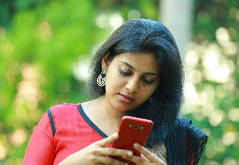 Anna Reshma Rajan Wiki, Biography, Age, Movies, Family, Images ...