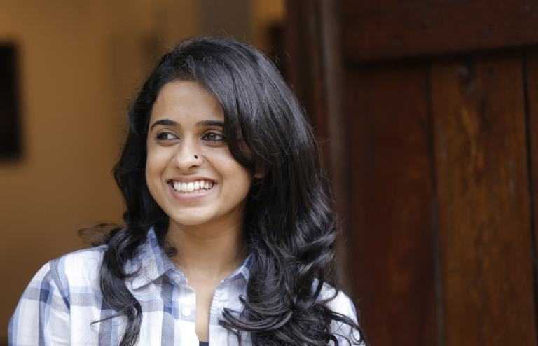 Annu Antony Wiki, Biography, Age, Movies, Family, Images - wikimylinks