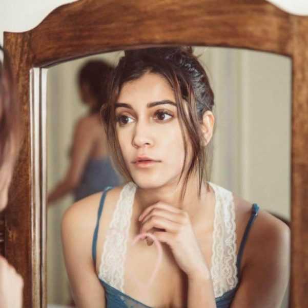 Anuja Joshi Wiki, Biography, Age, Movies, Family, Images & More ...