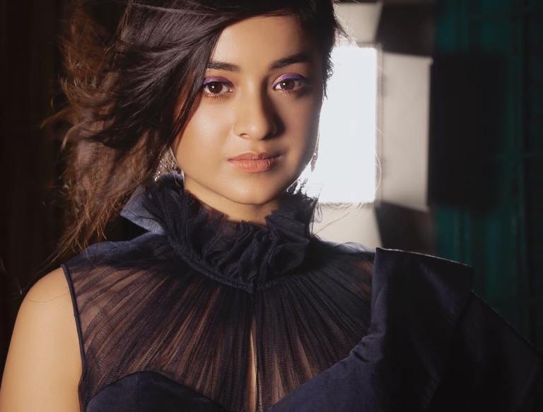 Darshana Banik Wiki, Biography, Age, Movies, Family, Images - wikimylinks