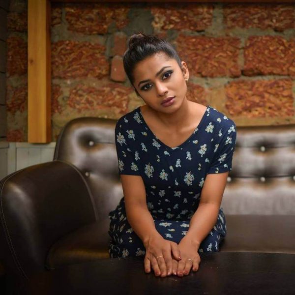 Delna Davis Wiki, Biography, Age, Family, Movies, Images - wikimylinks