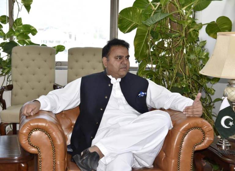 Fawad Chaudhry Wiki, Biography, Age, Family, Images & More - wikimylinks
