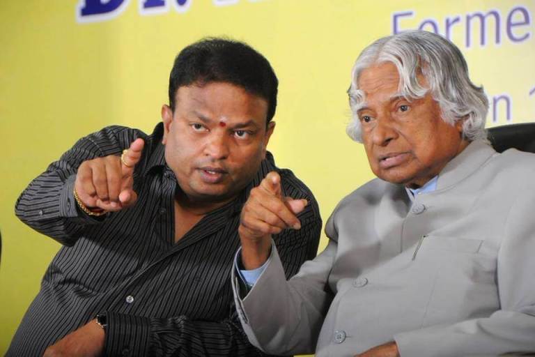 Ishari K. Ganesh Wiki, Biography, Age, Movies, Family, Images - wikimylinks