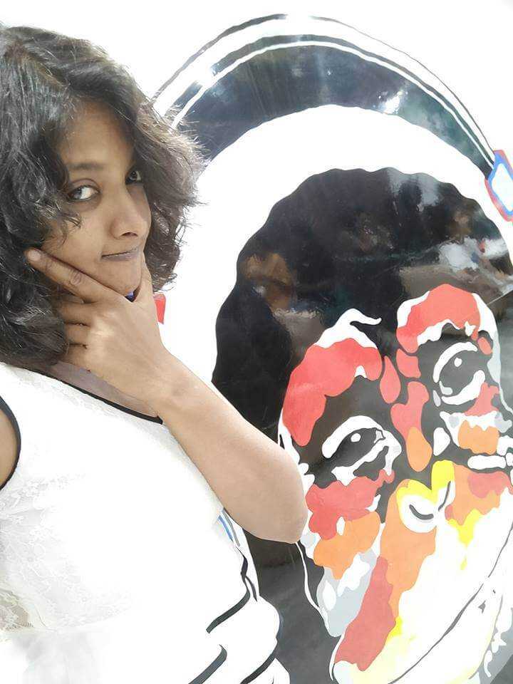 Nivedhitha Wiki, Biography, Age, Movies, Family, Images - wikimylinks