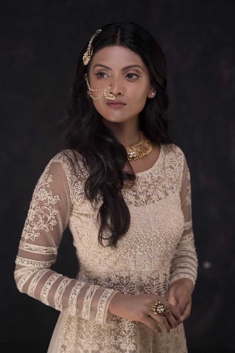 Nivedhithaa Sathish Wiki, Biography, Age, Movies, Images & More ...