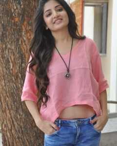 Poonam Kaur Wiki, Biography, Age, Movies, Family, Images - wikimylinks