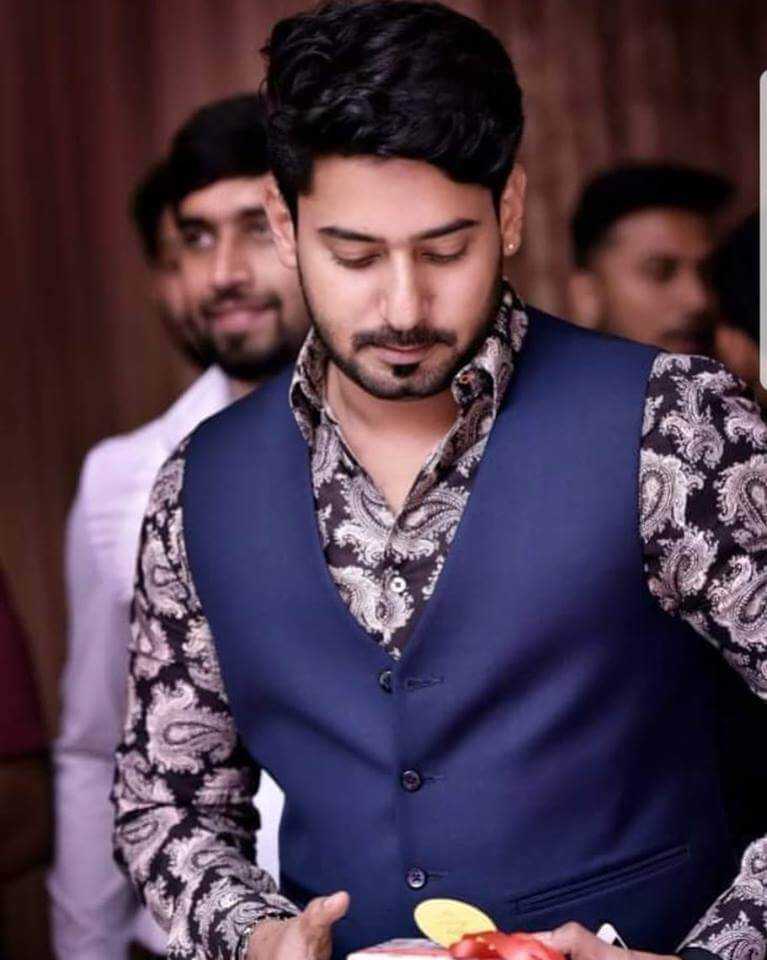 Prajwal Devaraj Wiki, Biography, Age, Movies List, Wife, Images - wikimylinks