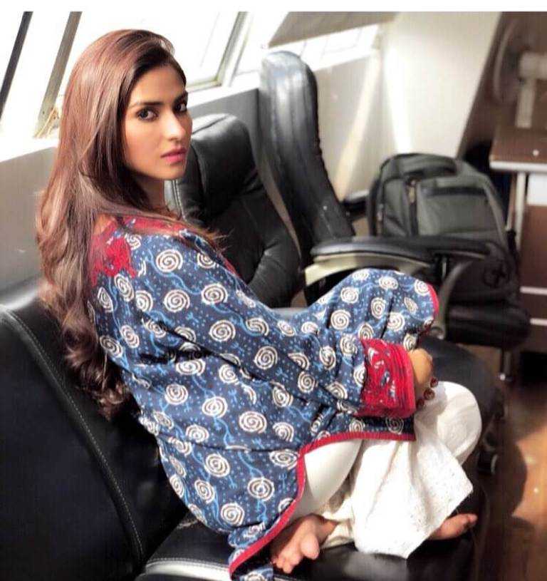 Pranutan Bahl Wiki, Biography, Age, Movies, Images, Family - wikimylinks