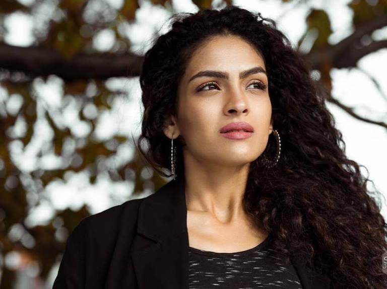 Rukmini Vijayakumar Wiki, Biography, Age, Movies, Family, Images ...