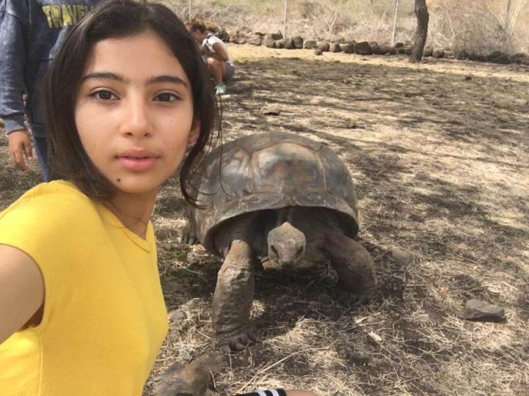 Sara Arjun Wiki, Biography, Age, Movies, Family, Images - wikimylinks