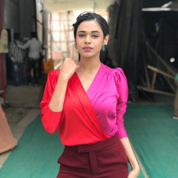 Shalmali Kholgade Wiki, Biography, Age, Songs List, Images - wikimylinks