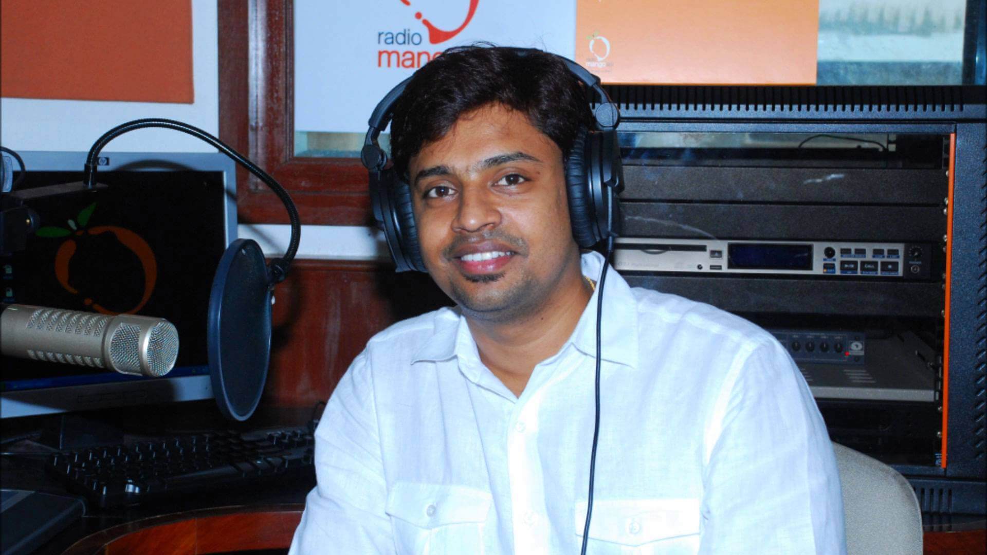 Aalap Raju Wiki, Biography, Age, Songs List, Wife, Images - wikimylinks