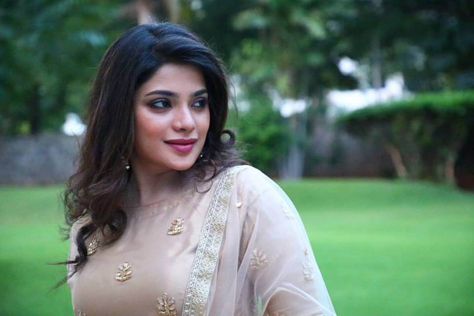 Aathmika Wiki, Biography, Age, Movies, Photos, Videos - wikimylinks