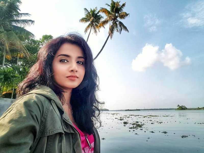 Ann Sheetal Wiki, Biography, Age, Family, Movies, Images - wikimylinks