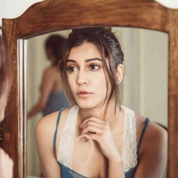 Anuja Joshi Wiki, Biography, Age, Movies, Family, Images & More ...
