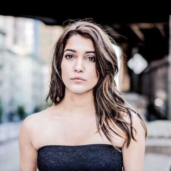 Anuja Joshi Wiki, Biography, Age, Movies, Family, Images & More ...