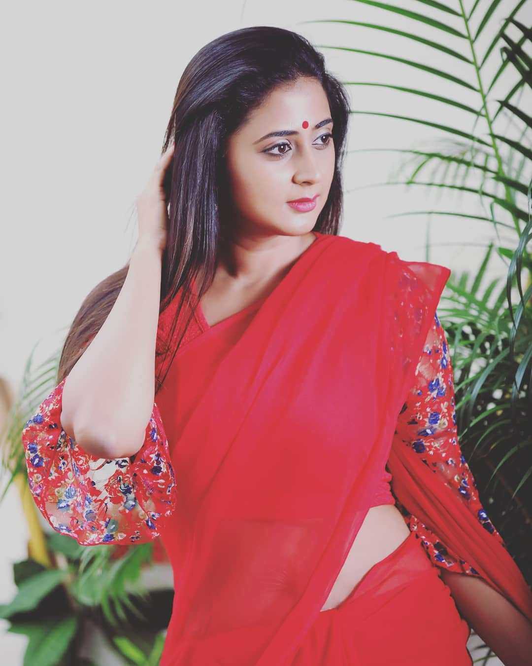 Kaniha Wiki, Biography, Age, Movies, Family, Images - wikimylinks