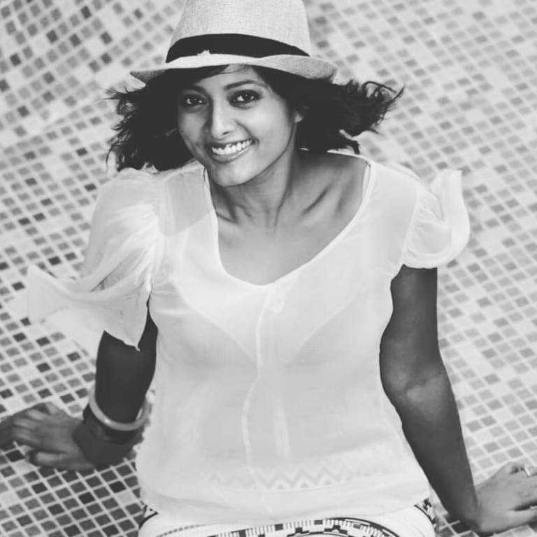 Nivedhitha Wiki, Biography, Age, Movies, Family, Images - wikimylinks