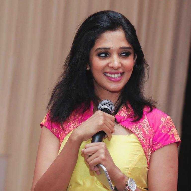 Nyla Usha Wiki, Biography, Age, Movies, Family, Images - wikimylinks