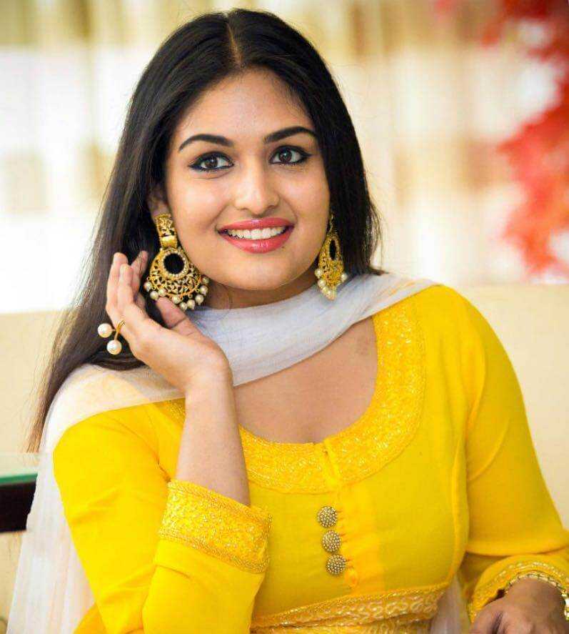 Prayaga Martin Wiki, Biography, Age, Movies, Images - wikimylinks