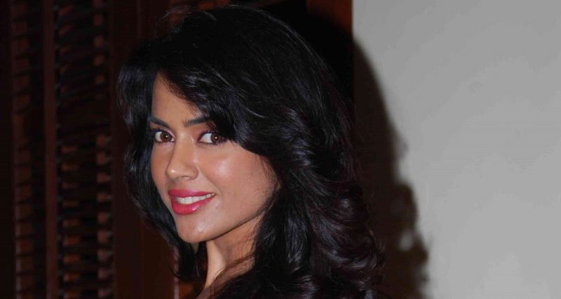 Sameera Reddy Wiki, Biography, Age, Movies List, Family, Images ...