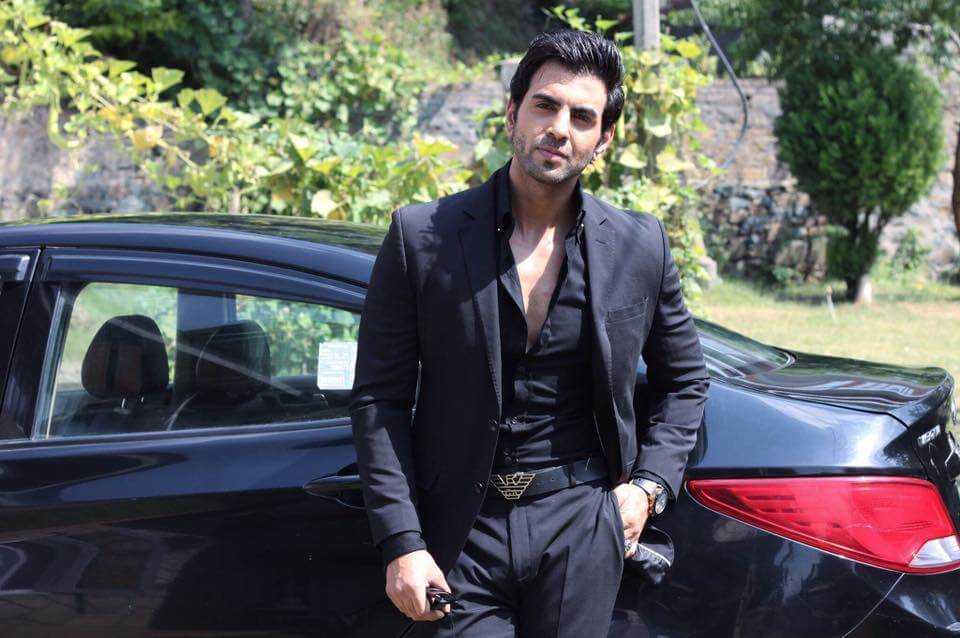 Abrar Zahoor Wiki, Biography, Age, Images, Movies - wikimylinks