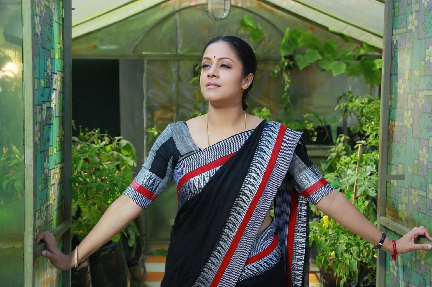 Jyothika Wiki, Biography, Age, Movies List, Family, Images & More ...