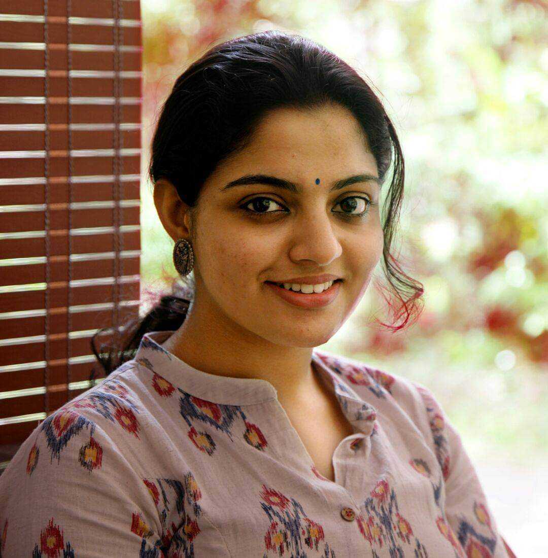 Nikhila Vimal Wiki, Biography, Age, Movies, Family, Images - wikimylinks