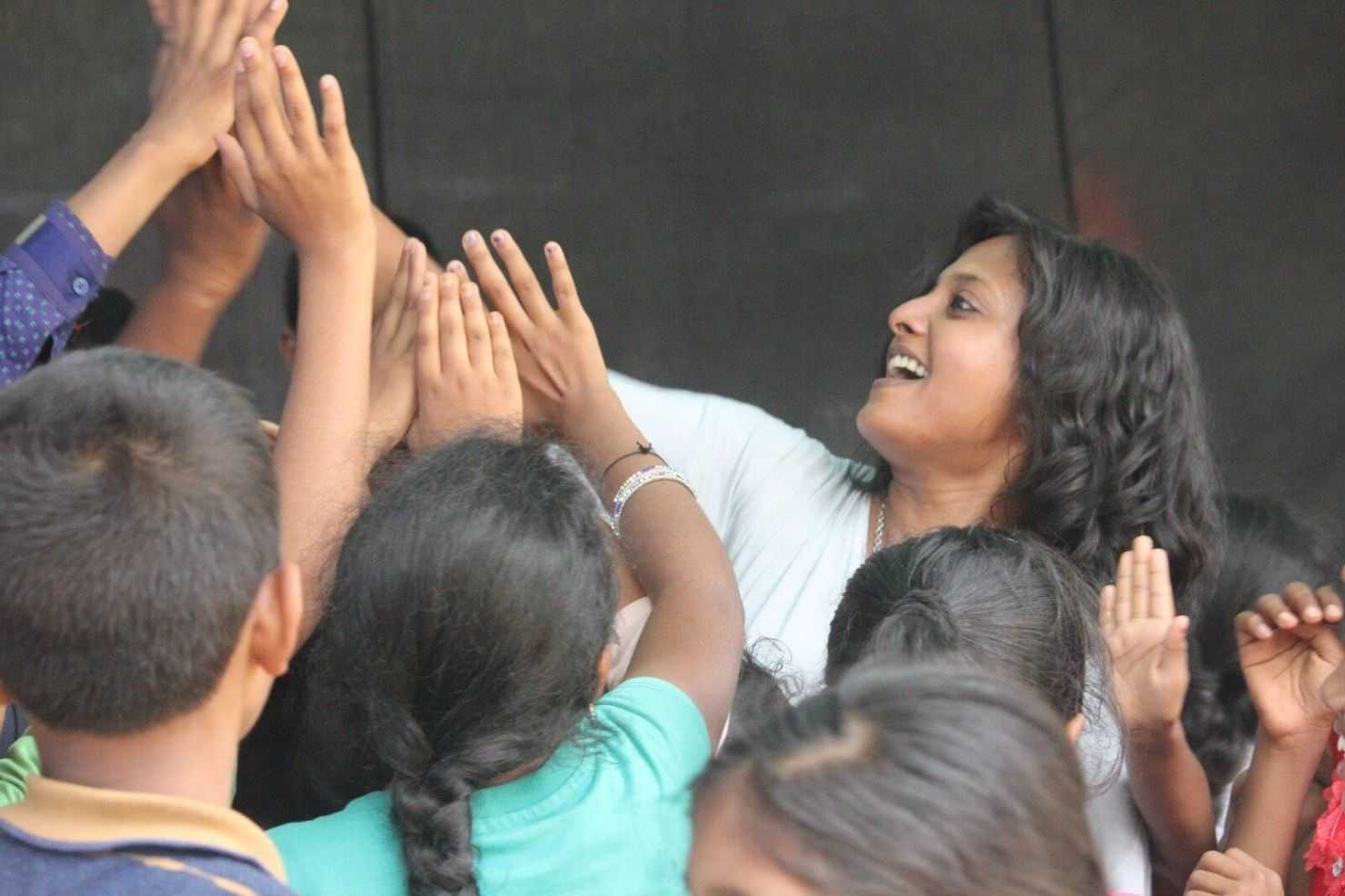 Nivedhitha Wiki, Biography, Age, Movies, Family, Images - wikimylinks