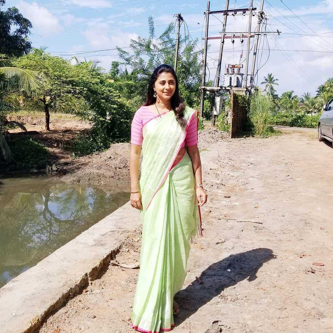 Kaniha Wiki, Biography, Age, Movies, Family, Images - wikimylinks