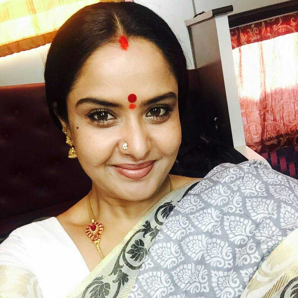 Pragathi Mahavadi Wiki, Biography, Age, Movies, Serials, Photos ...