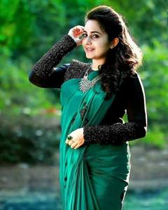 Bhama Wiki, Biography, Age, Family, Movies, Images - wikimylinks