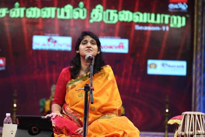 Harini (Singer) Wiki, Biography, Age, Songs, Husband, Images - wikimylinks