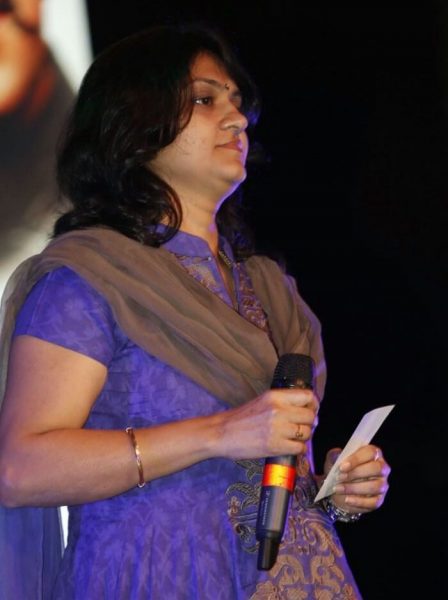 Harini (Singer) Wiki, Biography, Age, Songs, Husband, Images - wikimylinks