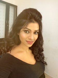 Leesha Eclairs Wiki, Biography, Age, Movies, Serials, Images - wikimylinks