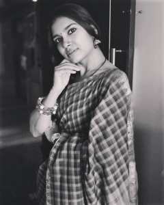 M. M. Manasi Wiki, Biography, Age, Family, Songs, Images - wikimylinks
