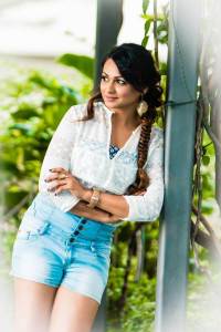 Shantini Theva Wiki, Biography, Age, Movies, Family, Images - wikimylinks