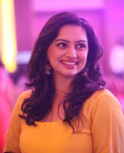 Shruti Marathe Wiki, Biography, Age, Movies, Family, Images - wikimylinks